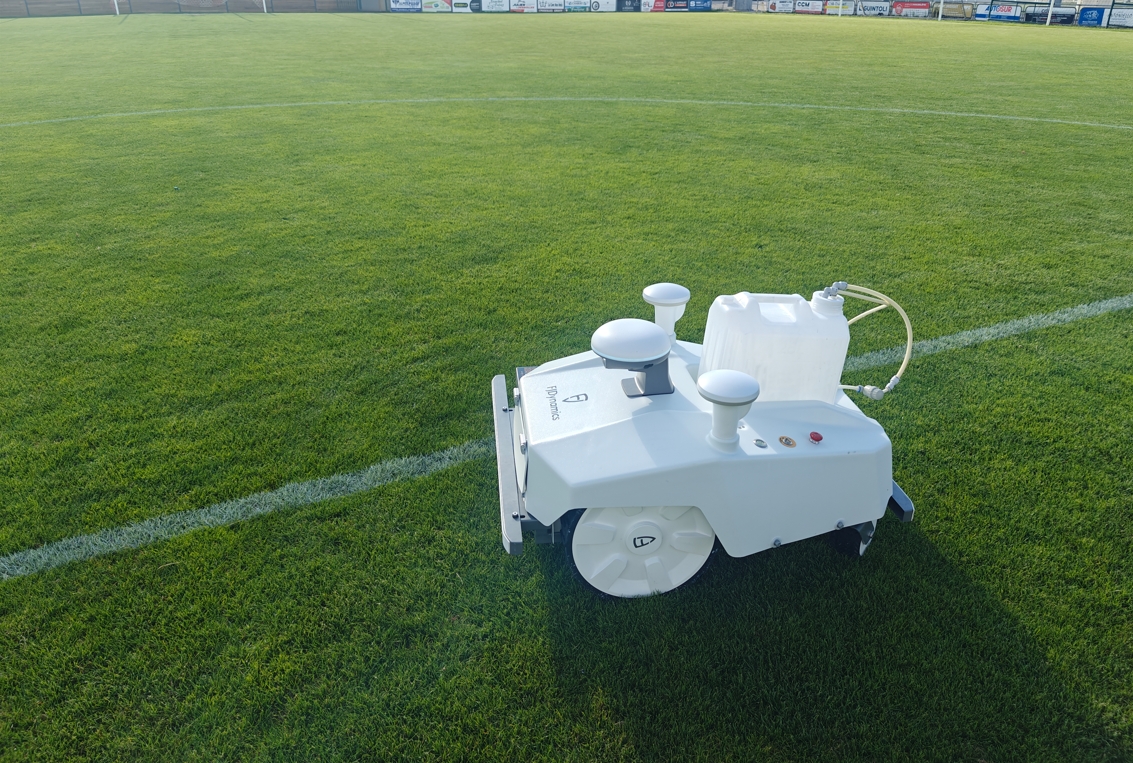 FJD PaintMaster ™ Pro RLM01：Robotic Line Marker for Sports Fields